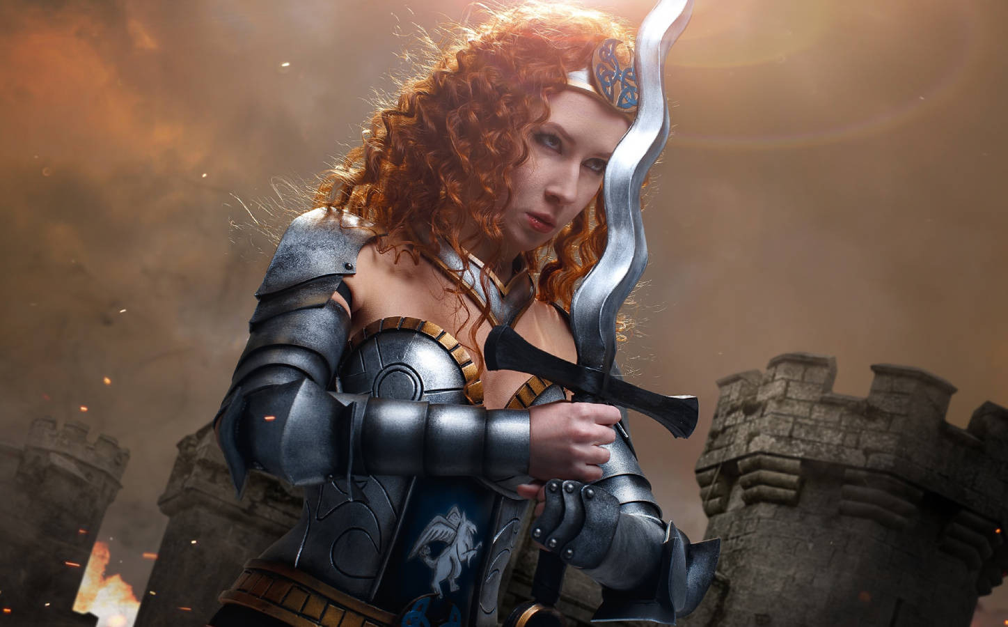 Модель представила косплей Катерины Айронфист из Heroes of Might and Magic 3 в роли Королевы Эрафии